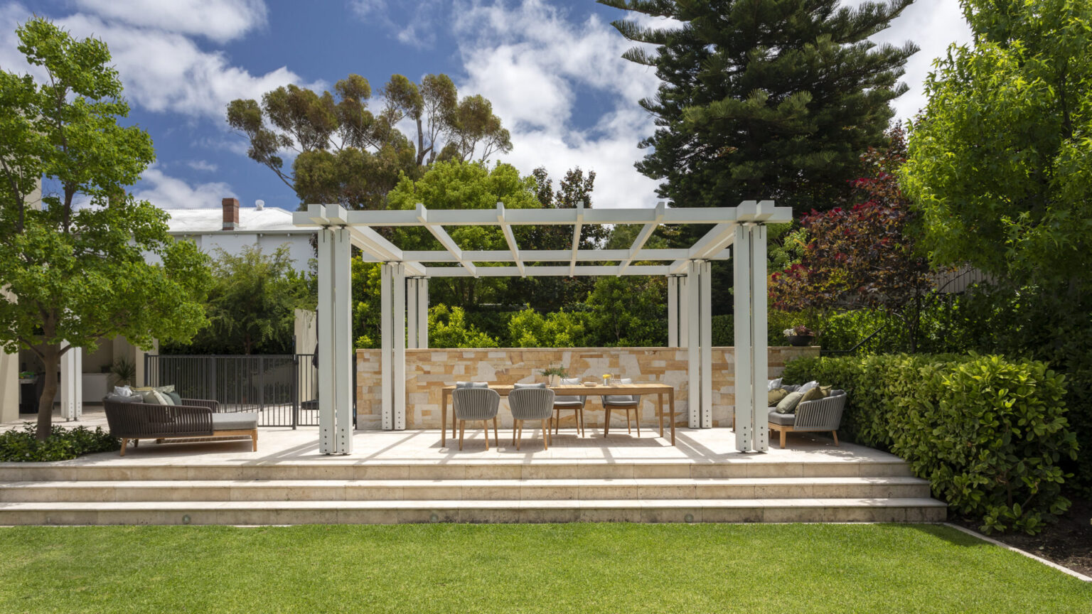 THE GREAT-EST OUTDOORS: CLEVER STRUCTURES FOR ALFRESCO LIVING - Tim ...